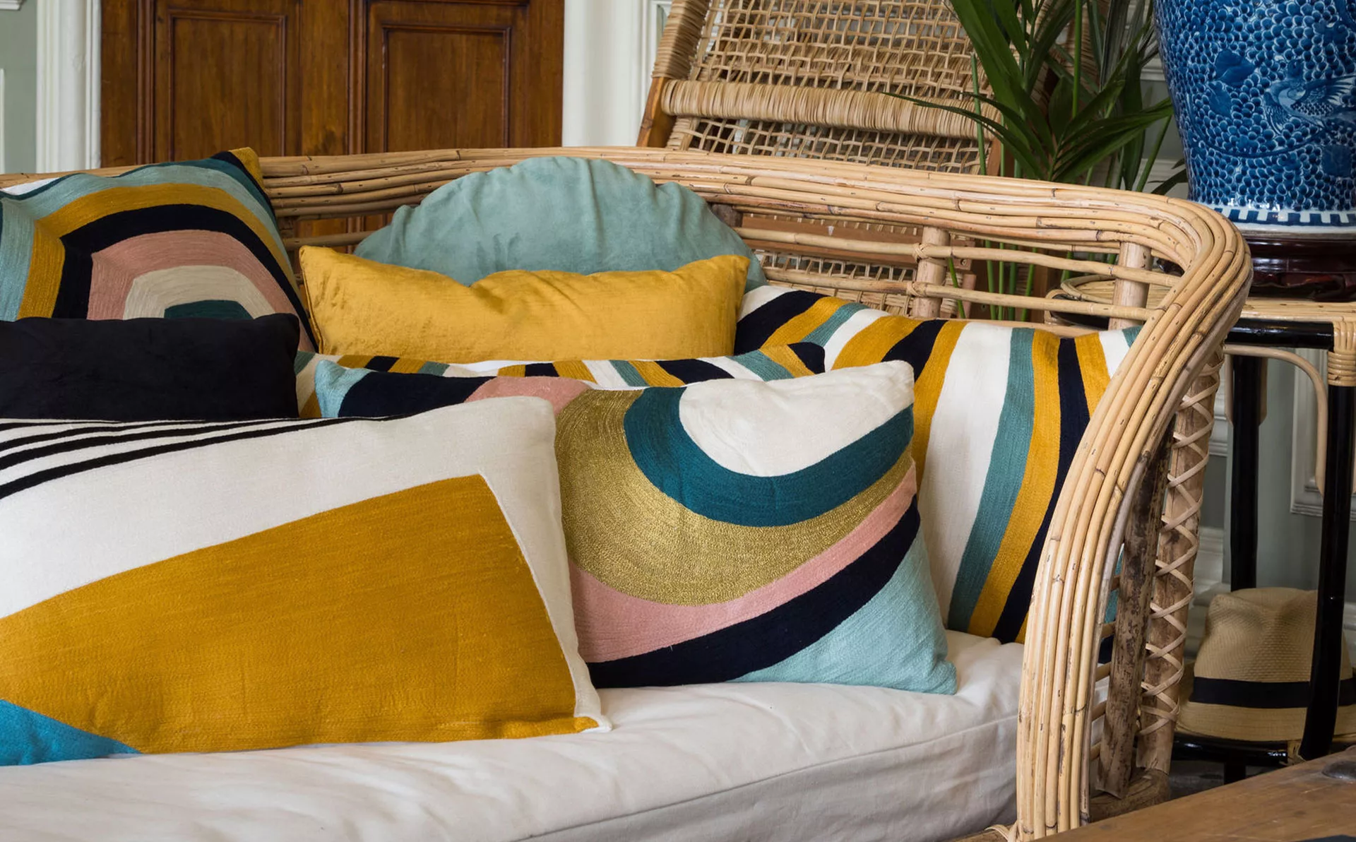 Cushions Hire - Lounge & Linger